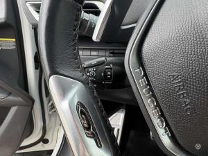 White Peugeot 5008 2018 in Kaunas, with an engine capacity of 2.00 L and mileage of 209 thousand km for 15500 €, photo 17 on AUTOMOTO.COM.LV