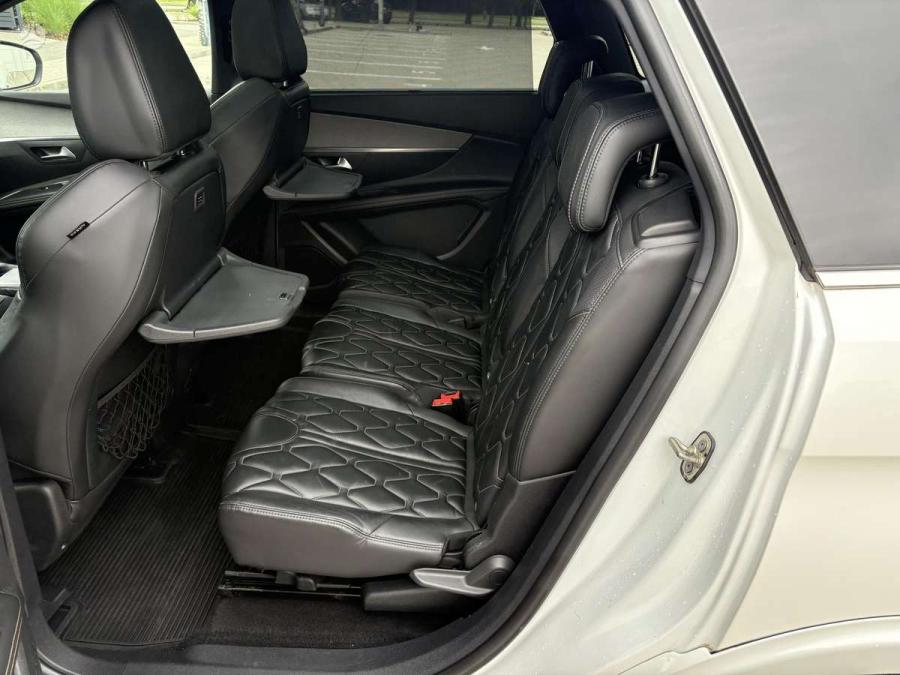 White Peugeot 5008 2018 in Kaunas, with an engine capacity of 2.00 L and mileage of 209 thousand km for 15500 €, photo 23 on AUTOMOTO.COM.LV