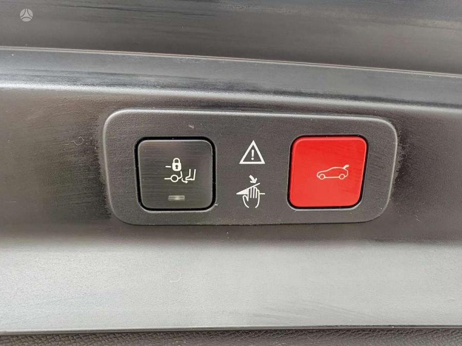 White Peugeot 5008 2018 in Kaunas, with an engine capacity of 2.00 L and mileage of 209 thousand km for 15500 €, photo 25 on AUTOMOTO.COM.LV