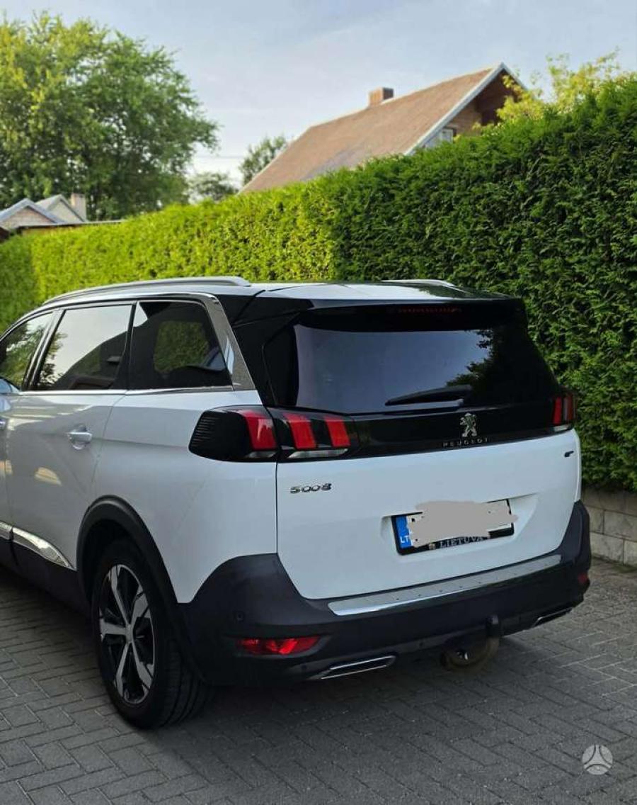 White Peugeot 5008 2018 in Skuodas, with an engine capacity of 2.00 L and mileage of 246 thousand km for 15500 €, photo 3 on AUTOMOTO.COM.LV