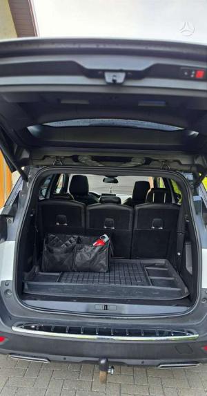 White Peugeot 5008 2018 in Skuodas, with an engine capacity of 2.00 L and mileage of 246 thousand km for 15500 €, photo 12 on AUTOMOTO.COM.LV