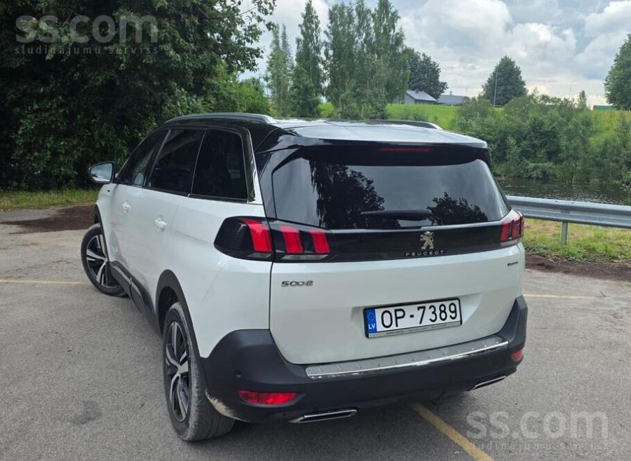 White Peugeot 5008 2018 in Riga, with an engine capacity of 1.50 L and mileage of 112 thousand km for 17950 €, photo 3 on AUTOMOTO.COM.LV