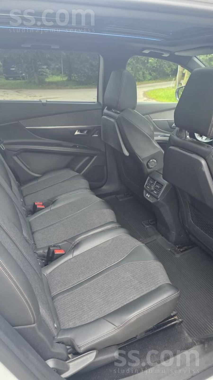 White Peugeot 5008 2018 in Riga, with an engine capacity of 1.50 L and mileage of 112 thousand km for 17950 €, photo 5 on AUTOMOTO.COM.LV