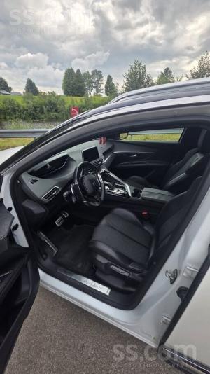 White Peugeot 5008 2018 in Riga, with an engine capacity of 1.50 L and mileage of 112 thousand km for 17950 €, photo 7 on AUTOMOTO.COM.LV