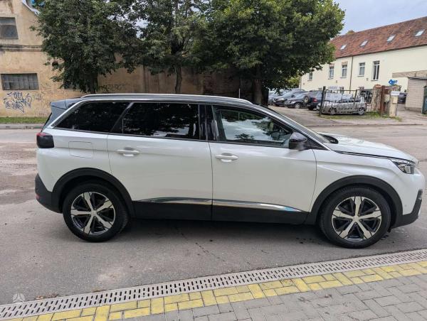 White Peugeot 5008 2018 in Vilnius, with an engine capacity of 2.00 L and mileage of 235 thousand km for 12400 €, photo 3 on AUTOMOTO.COM.LV