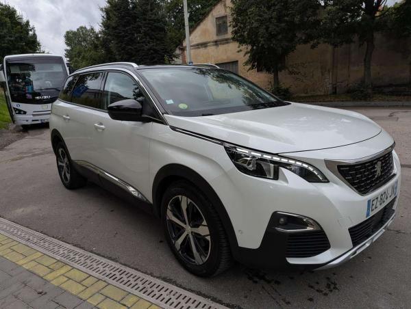 White Peugeot 5008 2018 in Vilnius, with an engine capacity of 2.00 L and mileage of 235 thousand km for 12400 €, photo 4 on AUTOMOTO.COM.LV