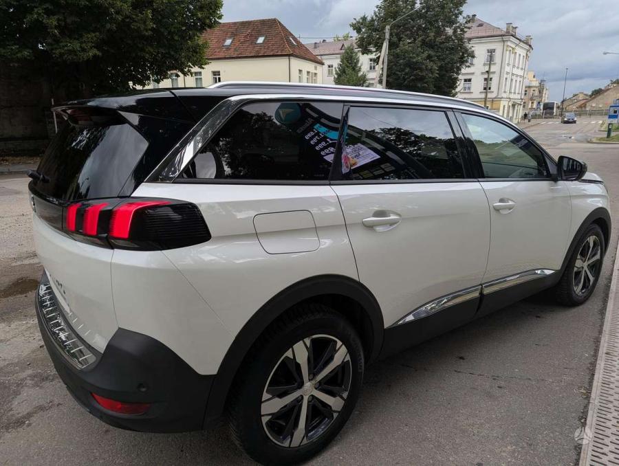 White Peugeot 5008 2018 in Vilnius, with an engine capacity of 2.00 L and mileage of 235 thousand km for 12400 €, photo 6 on AUTOMOTO.COM.LV