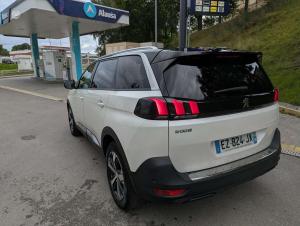 White Peugeot 5008 2018 in Vilnius, with an engine capacity of 2.00 L and mileage of 235 thousand km for 12400 €, photo 7 on AUTOMOTO.COM.LV