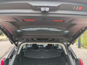 White Peugeot 5008 2018 in Vilnius, with an engine capacity of 2.00 L and mileage of 235 thousand km for 12400 €, photo 8 on AUTOMOTO.COM.LV