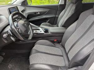 White Peugeot 5008 2018 in Vilnius, with an engine capacity of 2.00 L and mileage of 235 thousand km for 12400 €, photo 12 on AUTOMOTO.COM.LV
