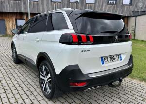 White Peugeot 5008 2018 in Taurage, with an engine capacity of 2.00 L and mileage of 296 thousand km for 12600 €, photo 3 on AUTOMOTO.COM.LV