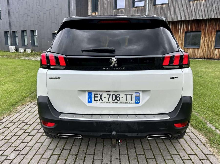 White Peugeot 5008 2018 in Taurage, with an engine capacity of 2.00 L and mileage of 296 thousand km for 12600 €, photo 4 on AUTOMOTO.COM.LV