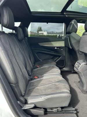 White Peugeot 5008 2018 in Taurage, with an engine capacity of 2.00 L and mileage of 296 thousand km for 12600 €, photo 9 on AUTOMOTO.COM.LV