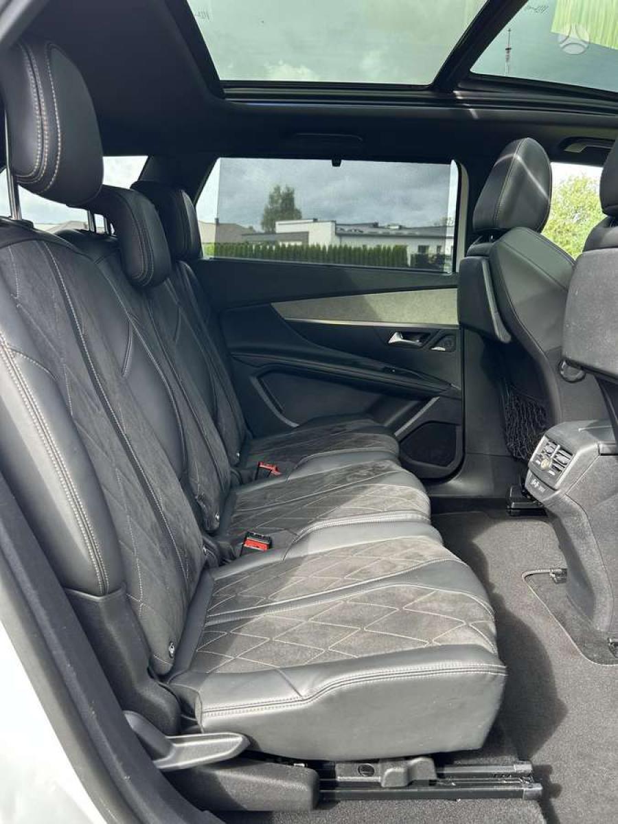 White Peugeot 5008 2018 in Taurage, with an engine capacity of 2.00 L and mileage of 296 thousand km for 12600 €, photo 9 on AUTOMOTO.COM.LV