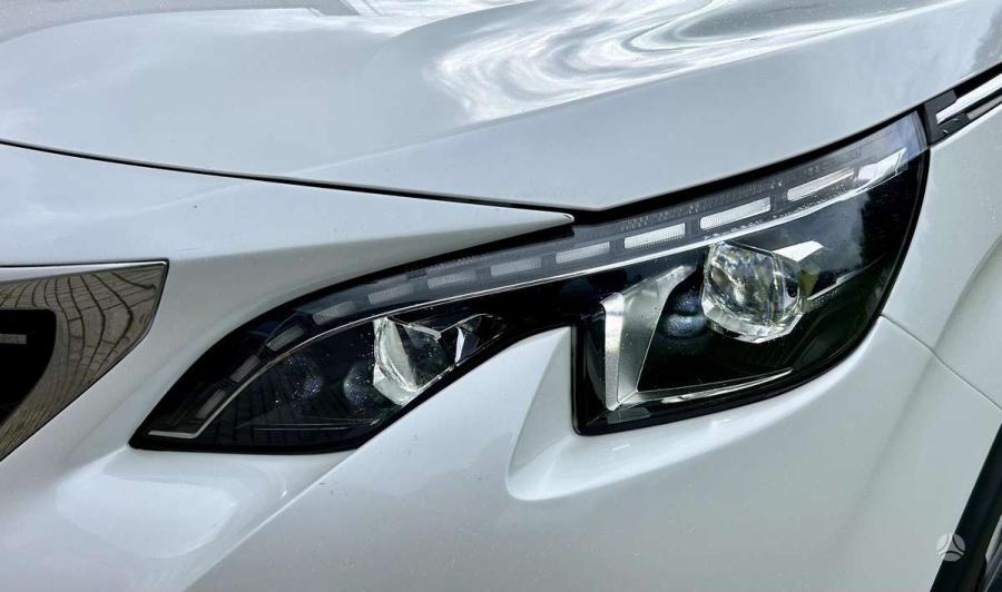 White Peugeot 5008 2018 in Taurage, with an engine capacity of 2.00 L and mileage of 296 thousand km for 12600 €, photo 25 on AUTOMOTO.COM.LV