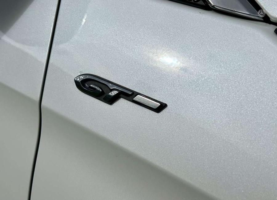 White Peugeot 5008 2018 in Taurage, with an engine capacity of 2.00 L and mileage of 296 thousand km for 12600 €, photo 29 on AUTOMOTO.COM.LV