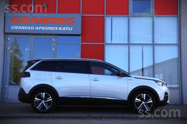 White Peugeot 5008 2018 in Riga, with an engine capacity of 1.50 L and mileage of 112 thousand km for 15495 €, photo 4 on AUTOMOTO.COM.LV
