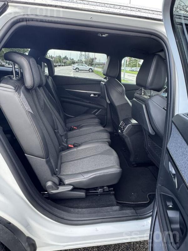 White Peugeot 5008 2018 in Riga, with an engine capacity of 1.50 L and mileage of 141 thousand km for 13800 €, photo 9 on AUTOMOTO.COM.LV
