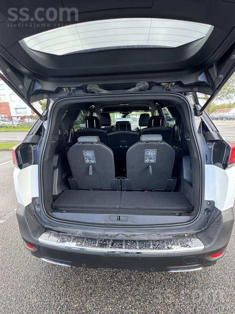White Peugeot 5008 2018 in Riga, with an engine capacity of 1.50 L and mileage of 141 thousand km for 13800 €, photo 11 on AUTOMOTO.COM.LV