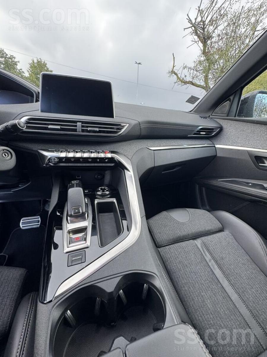 White Peugeot 5008 2018 in Riga, with an engine capacity of 1.50 L and mileage of 141 thousand km for 13800 €, photo 15 on AUTOMOTO.COM.LV