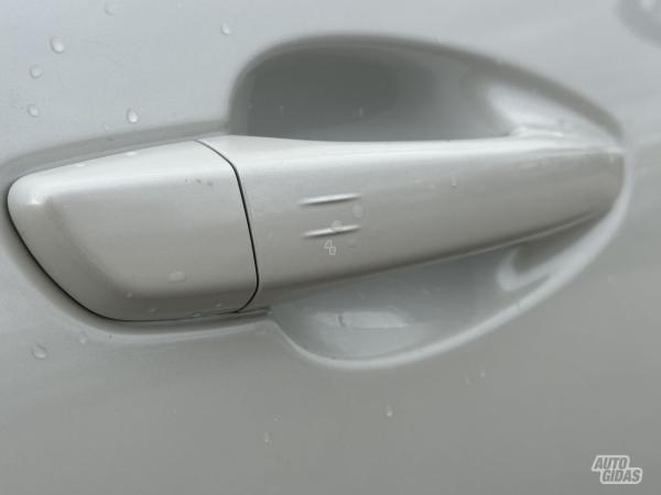 Peugeot 5008 2018 Klaipėda vietnē Balts Peugeot 5008 2018 Klaipėda, ar dzinēja tilpumu 1.60 L un nobraukumu 116 tūkst. km par 18300 €, foto 11 vietnē AUTOMOTO.COM.LV