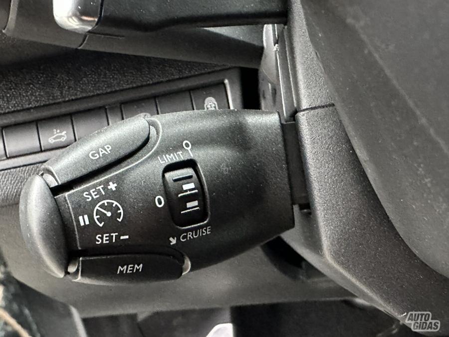Balts Peugeot 5008 2018 Klaipėda, ar dzinēja tilpumu 1.60 L un nobraukumu 116 tūkst. km par 18300 €, foto 21 vietnē AUTOMOTO.COM.LV