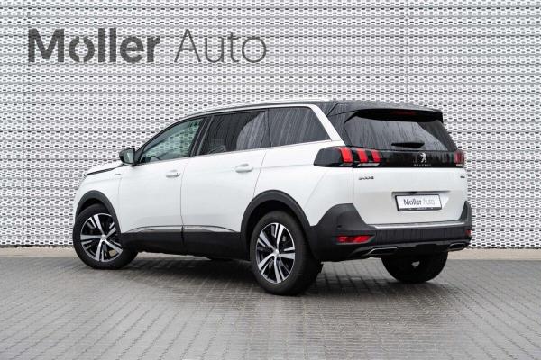 White Peugeot 5008 2019 in Marupe, with an engine capacity of 2.00 L and mileage of 138 thousand km for 16650 €, photo 3 on AUTOMOTO.COM.LV