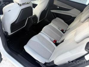 White Peugeot 5008 2019 in Riga, with an engine capacity of 1.50 L and mileage of 81 thousand km for 15700 €, photo 17 on AUTOMOTO.COM.LV