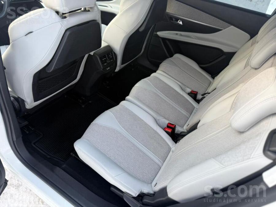 White Peugeot 5008 2019 in Riga, with an engine capacity of 1.50 L and mileage of 81 thousand km for 15700 €, photo 17 on AUTOMOTO.COM.LV