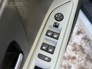 White Peugeot 5008 2019 in Riga, with an engine capacity of 1.50 L and mileage of 81 thousand km for 15700 €, photo 25 on AUTOMOTO.COM.LV