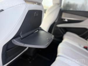 White Peugeot 5008 2019 in Riga, with an engine capacity of 1.50 L and mileage of 81 thousand km for 15700 €, photo 26 on AUTOMOTO.COM.LV