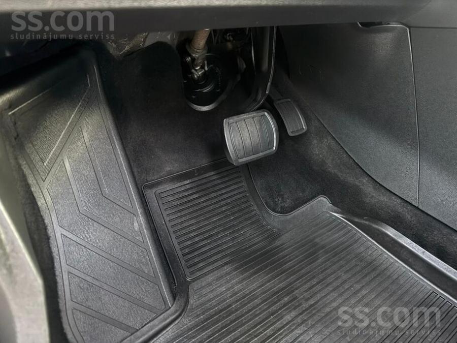 White Peugeot 5008 2019 in Riga, with an engine capacity of 1.50 L and mileage of 81 thousand km for 15700 €, photo 30 on AUTOMOTO.COM.LV