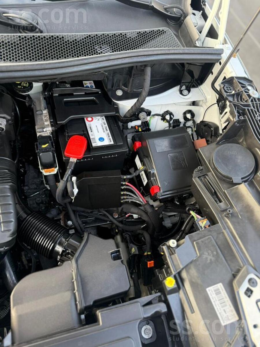 White Peugeot 5008 2019 in Riga, with an engine capacity of 1.50 L and mileage of 81 thousand km for 15700 €, photo 33 on AUTOMOTO.COM.LV