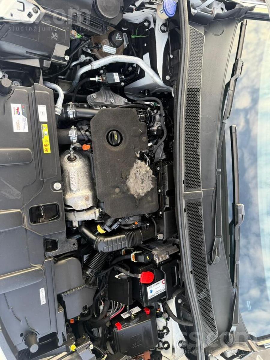 White Peugeot 5008 2019 in Riga, with an engine capacity of 1.50 L and mileage of 81 thousand km for 15700 €, photo 34 on AUTOMOTO.COM.LV