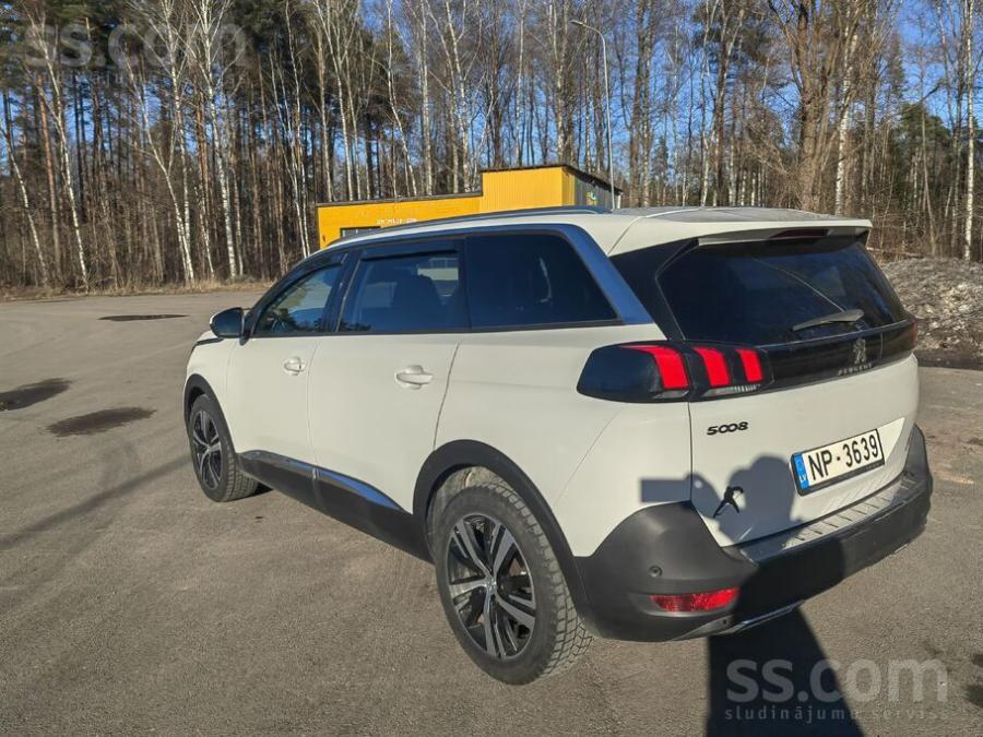 White Peugeot 5008 2019 in Riga, with an engine capacity of 1.50 L and mileage of 148 thousand km for 14990 €, photo 4 on AUTOMOTO.COM.LV