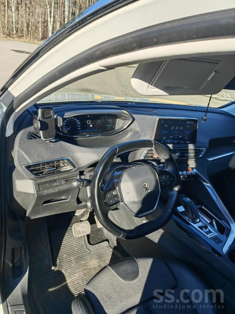 White Peugeot 5008 2019 in Riga, with an engine capacity of 1.50 L and mileage of 148 thousand km for 14990 €, photo 9 on AUTOMOTO.COM.LV