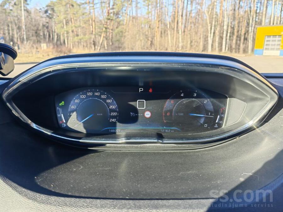 White Peugeot 5008 2019 in Riga, with an engine capacity of 1.50 L and mileage of 148 thousand km for 14990 €, photo 13 on AUTOMOTO.COM.LV