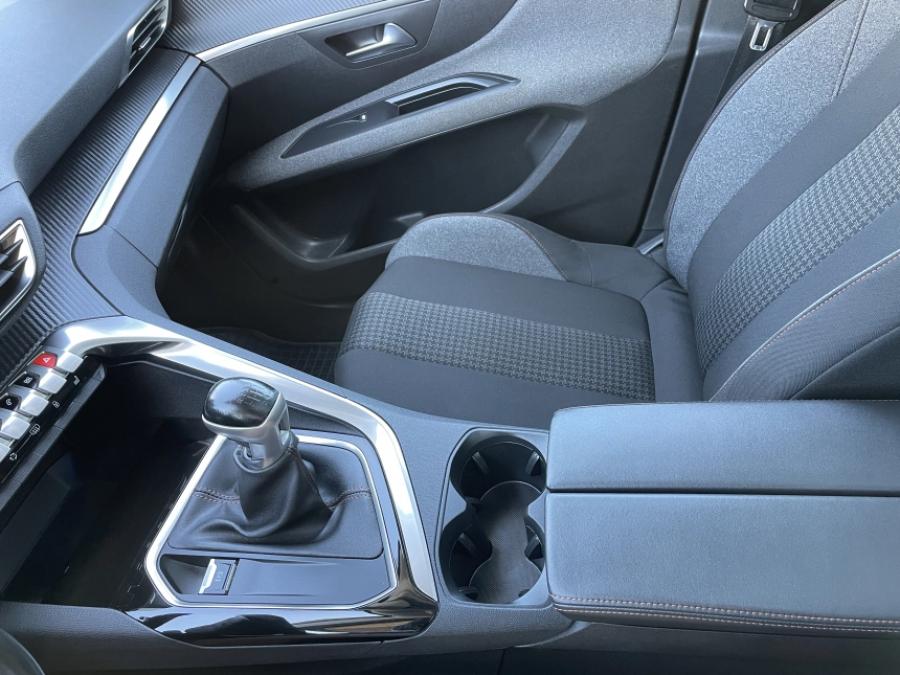 Balts Peugeot 5008 2019 Rīga, ar dzinēja tilpumu 1.50 L un nobraukumu 147 tūkst. km par 11600 €, foto 15 vietnē AUTOMOTO.COM.LV