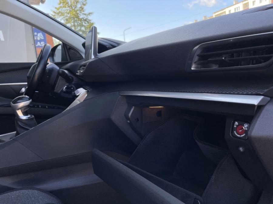Balts Peugeot 5008 2019 Rīga, ar dzinēja tilpumu 1.50 L un nobraukumu 147 tūkst. km par 11600 €, foto 24 vietnē AUTOMOTO.COM.LV