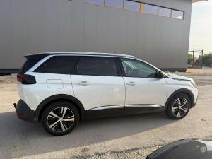 White Peugeot 5008 2019 in Kaunas, with an engine capacity of 1.50 L and mileage of 155 thousand km for 11450 €, photo 6 on AUTOMOTO.COM.LV