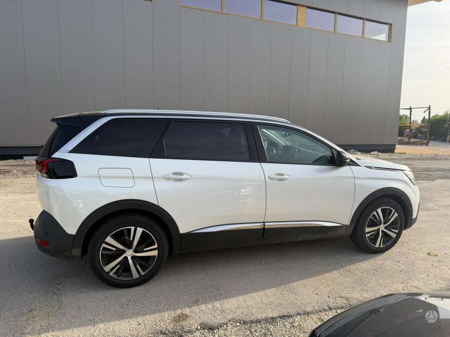 White Peugeot 5008 2019 in Kaunas, with an engine capacity of 1.50 L and mileage of 155 thousand km for 11450 €, photo 6 on AUTOMOTO.COM.LV