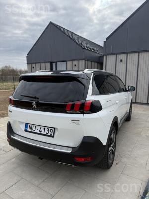 White Peugeot 5008 2019 in Riga, with an engine capacity of 1.50 L and mileage of 153 thousand km for 15400 €, photo 5 on AUTOMOTO.COM.LV