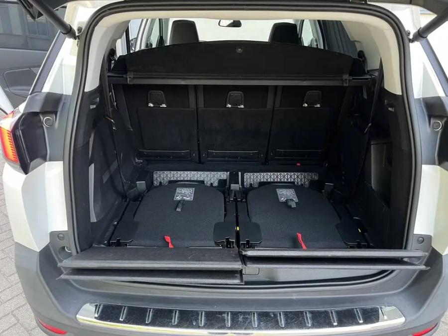 Balts Peugeot 5008 2019 Jelgava, ar dzinēja tilpumu 1.20 L un nobraukumu 131 tūkst. km par 12590 €, foto 11 vietnē AUTOMOTO.COM.LV