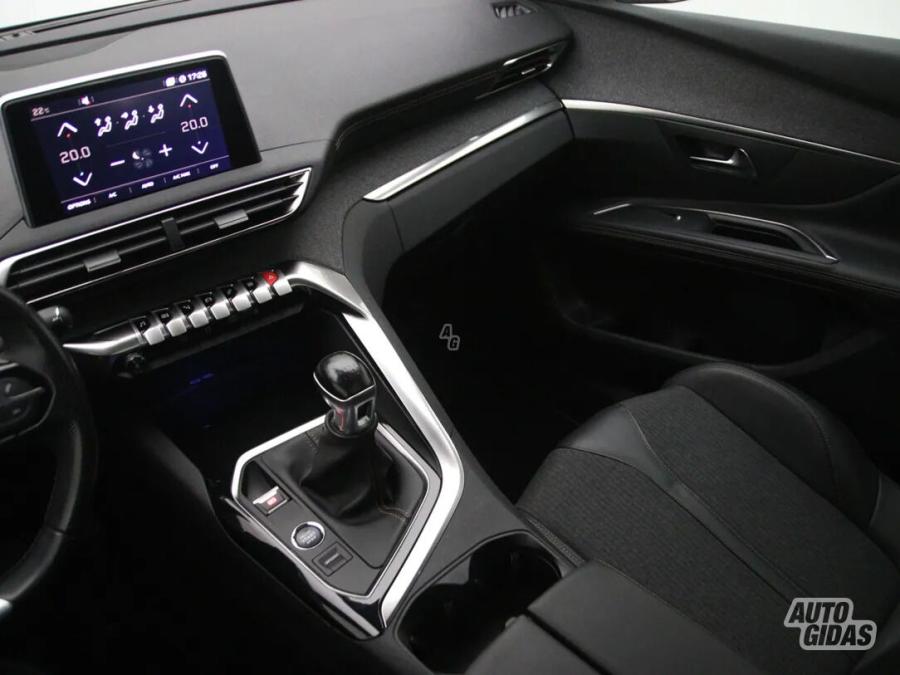 Balts Peugeot 5008 2020 Viļņa, ar dzinēja tilpumu 1.20 L un nobraukumu 107 tūkst. km par 16099 €, foto 23 vietnē AUTOMOTO.COM.LV