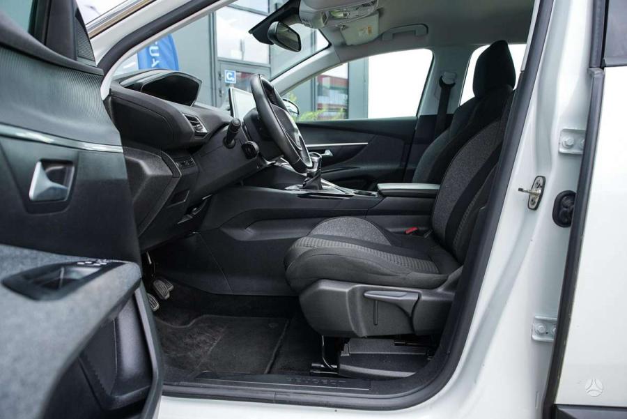 Balts Peugeot 5008 2020 Kauņa, ar dzinēja tilpumu 1.50 L un nobraukumu 156 tūkst. km par 12450 €, foto 26 vietnē AUTOMOTO.COM.LV