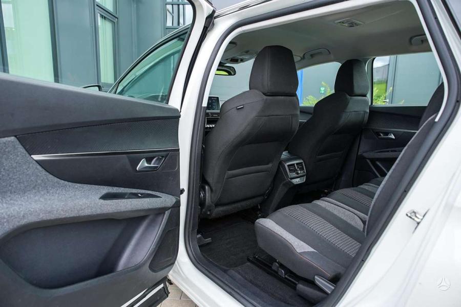 Balts Peugeot 5008 2020 Kauņa, ar dzinēja tilpumu 1.50 L un nobraukumu 156 tūkst. km par 12450 €, foto 29 vietnē AUTOMOTO.COM.LV