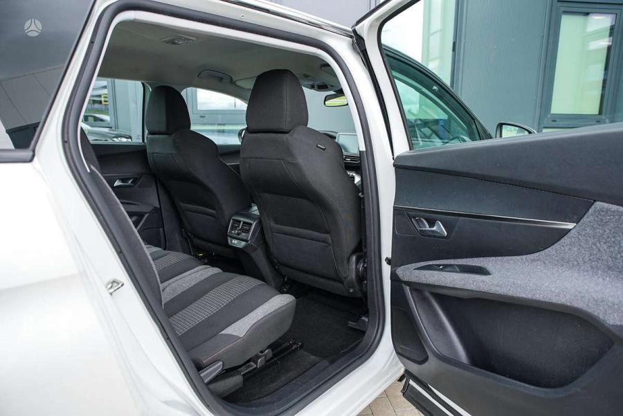 Balts Peugeot 5008 2020 Kauņa, ar dzinēja tilpumu 1.50 L un nobraukumu 156 tūkst. km par 12450 €, foto 32 vietnē AUTOMOTO.COM.LV