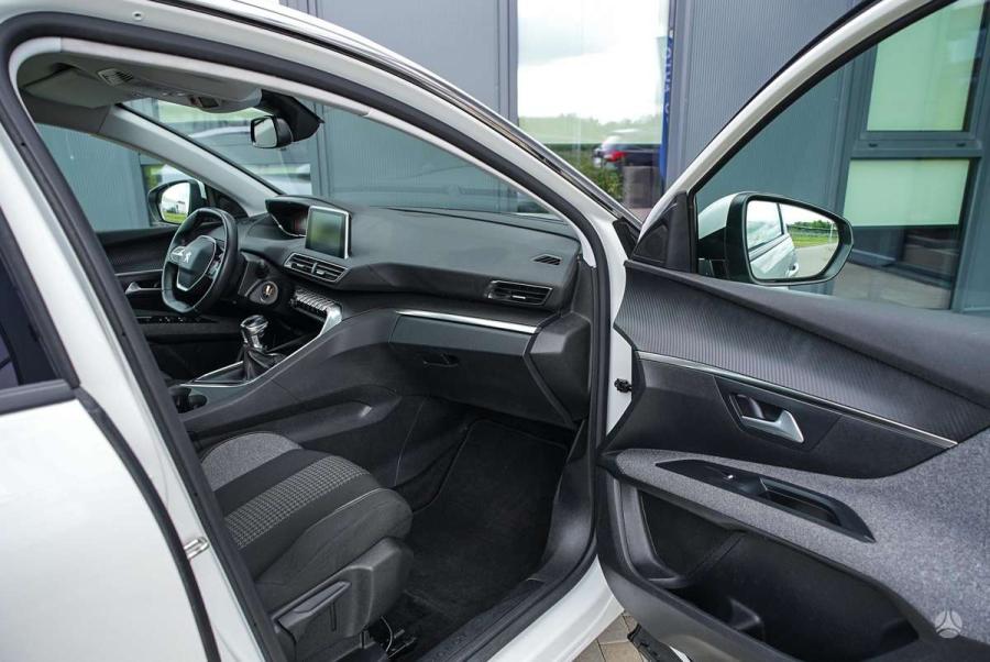 Balts Peugeot 5008 2020 Kauņa, ar dzinēja tilpumu 1.50 L un nobraukumu 156 tūkst. km par 12450 €, foto 34 vietnē AUTOMOTO.COM.LV