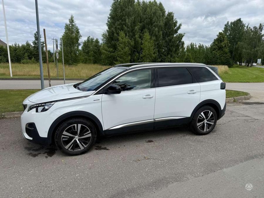 White Peugeot 5008 2020 in Taurage, with an engine capacity of 1.50 L and mileage of 178 thousand km for 12900 €, photo 4 on AUTOMOTO.COM.LV