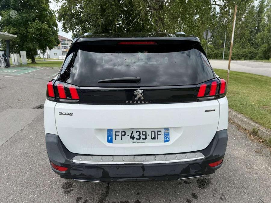 White Peugeot 5008 2020 in Taurage, with an engine capacity of 1.50 L and mileage of 178 thousand km for 12900 €, photo 8 on AUTOMOTO.COM.LV